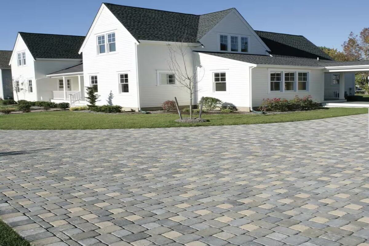 Brick Paver Installation, Cleaning and Sealing in Lakeland